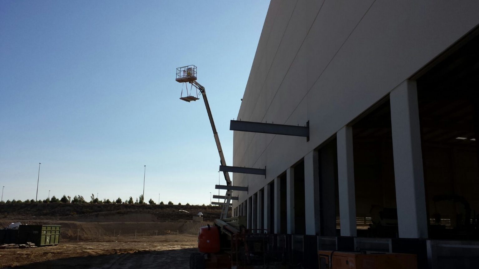 MONTAJE DE IPE 360 PARA PERGOLA – Comeza Estructuras Metálicas